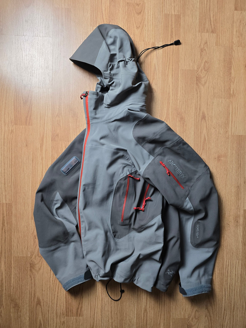 Vintage Arc'teryx Gore-tex Stingray Jacket (S) – uniform.streetwear